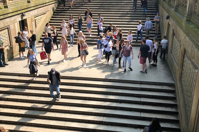 Gossip girl Tour - An In-Depth Look at the Gossip Girl Tour