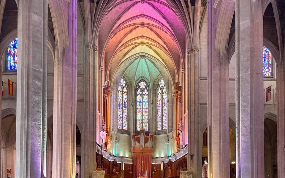 Grace Cathedral: Explore the Beauty (Entry + Self-Led Tour) - Exploring the Highlights of Grace Cathedral