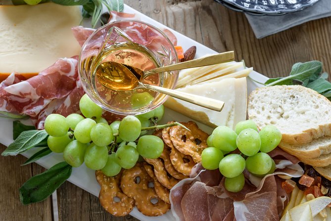 Guided Healdsburg Wine Country Bike and Wine Tasting Tour with lunch - Key Points