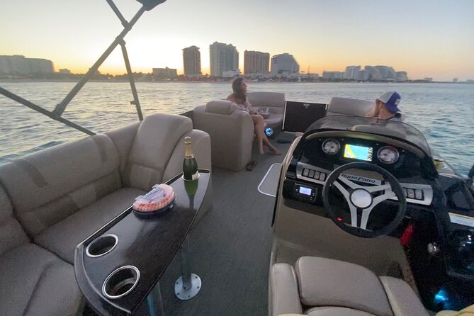 Half-Day Aqua Patio Rental in Fort Lauderdale 7 to 11 people - The Sum Up