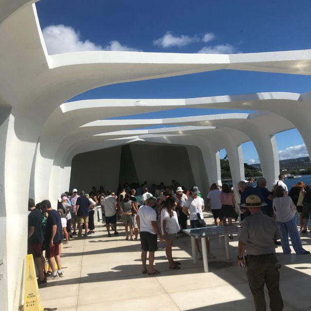 Hawaii: Pearl Harbor and North Shore adventure - Transportation and Practicalities