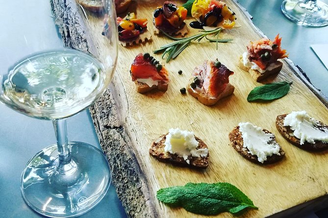 Healdsburg Small-Group Food and Wine Walking Tour - Walking, Tasting, and Learning—What to Expect