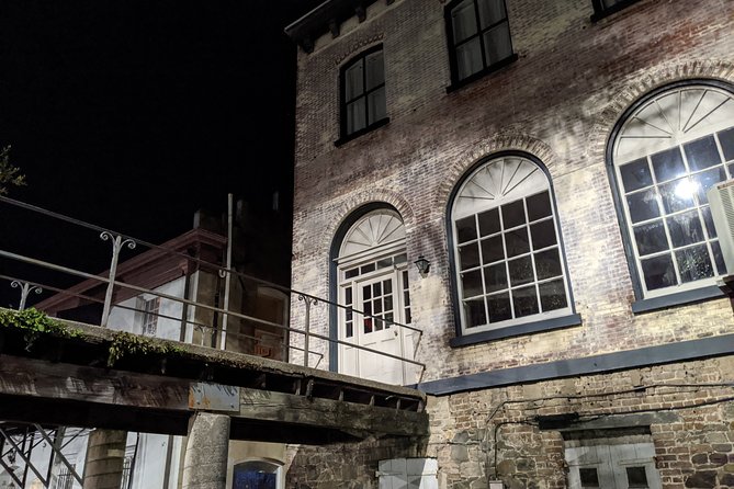 Hell Cat Ghost Tour - Savannah's Haunts and Horror - The Guides: The Heart of the Experience