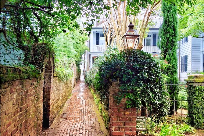 Hidden Alleyways and Historic Sites Small-Group Walking Tour - The Itinerary Breakdown