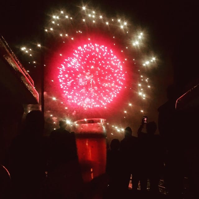 Honolulu: 1-Hour Friday Night Fireworks Cruise with Drinks - A Closer Look at the Honolulu Fireworks Cruise