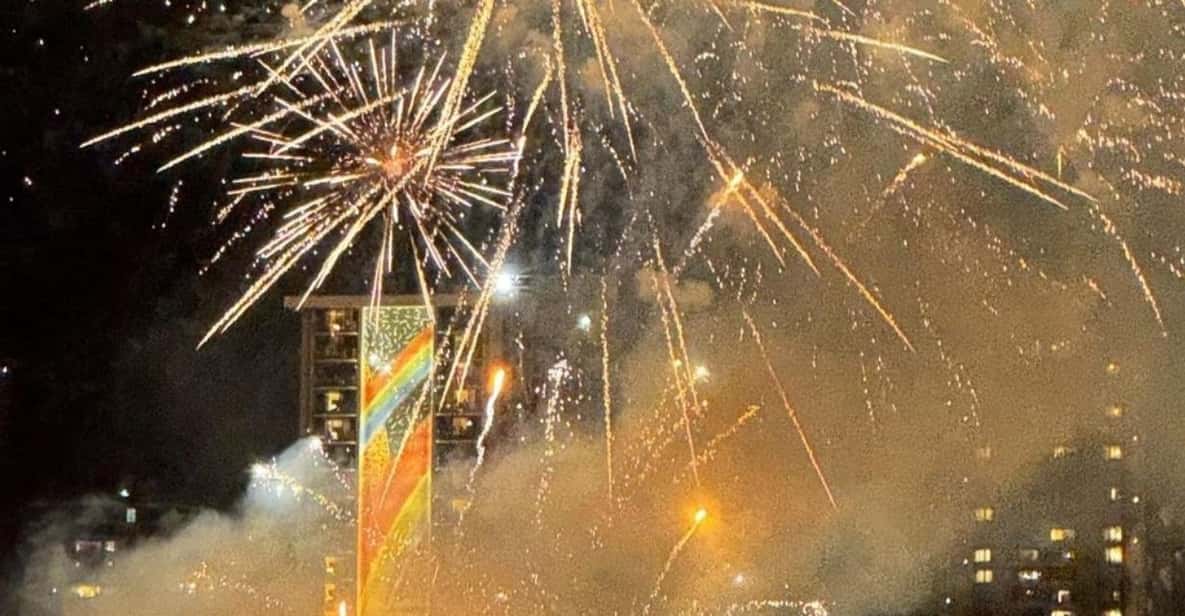 Honolulu: 1-Hour Friday Night Fireworks Cruise with Drinks - The Itinerary in Detail: What to Expect