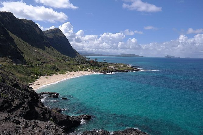 Honolulu by yourself by Luxury Sedan - 4 hrs disposal - The Sum Up