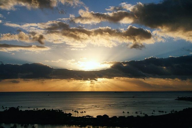 Honolulu by yourself by Luxury Sedan - 4 hrs disposal - FAQ
