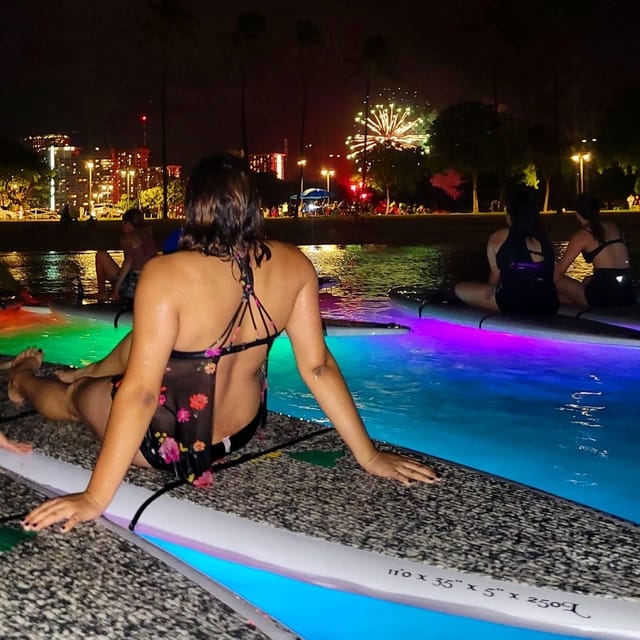 Honolulu: Fireworks Glow and Flow Yoga Class - Key Points
