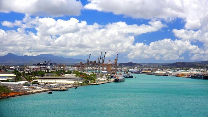 Honolulu Harbor Cruise Terminal Transfer by Luxury Vehicle - Key Points