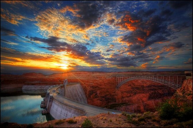Hoover Dam Comedy Tour with Lunch and Comedy Club Tickets - How the Tour Works for Different Travelers