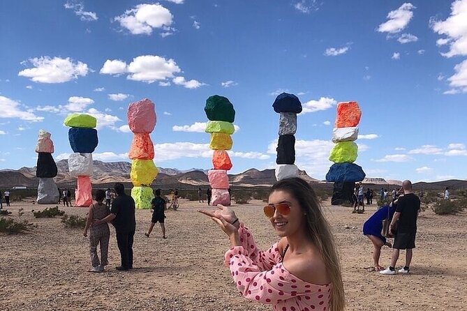 Hoover Dam with Walk On Top Tour and Seven Magic Mountains Stop - FAQ