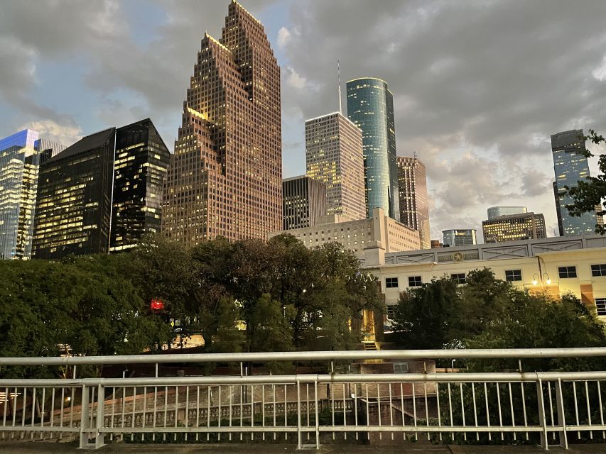 Houston: Astroville Best of Houston City Driving Tour - Guides and Personal Touches