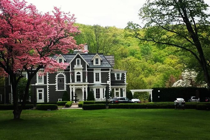 Hudson Valley VIP Vineyard Tour from NYC via Private Helicopter - Gourmet Lunch with Wine Pairings
