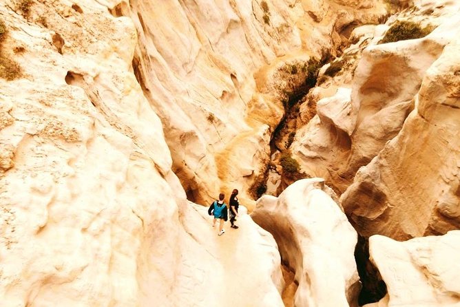 Incredible Slot Canyons to the Pacific - Exploring the Incredible Slot Canyons of La Jolla