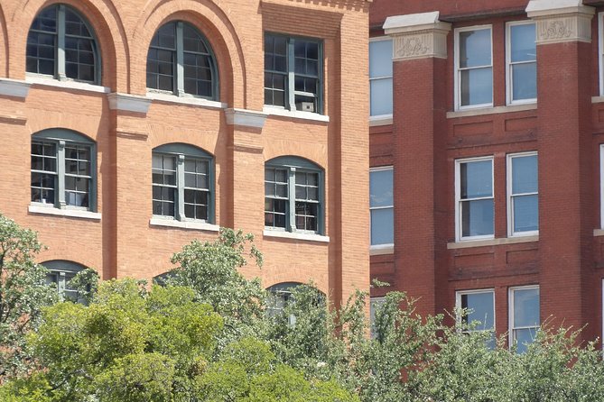 JFK Assassination Tour with JFK Museum and Oswald's Rooming House - An In-Depth Look at the Dallas JFK Assassination Tour
