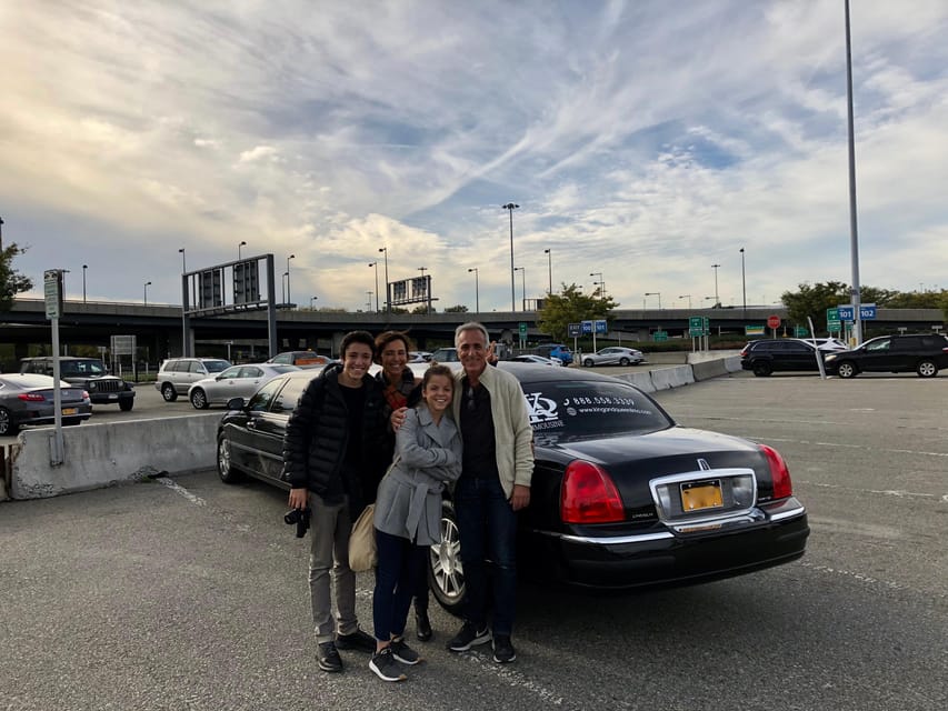 JFK /EWR Airport Stretch Limo Pick Up + One Hour NYC Tour - Breakdown of the Itinerary
