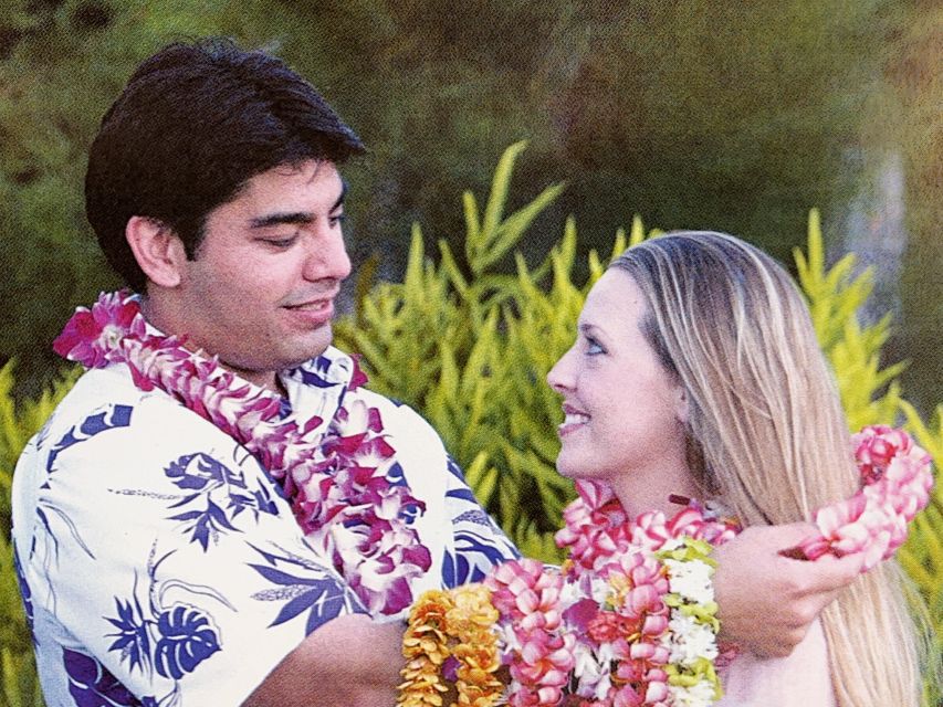 Kahului Airport: Maui Flower Lei Greeting Upon Arrival - The Experience from a Reviewers Perspective