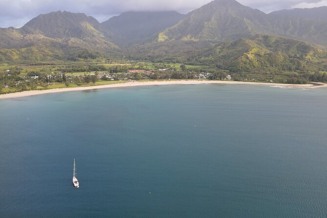 Kanoa Yacht Charter: 2-Hour Sail off Waikiki - Key Points
