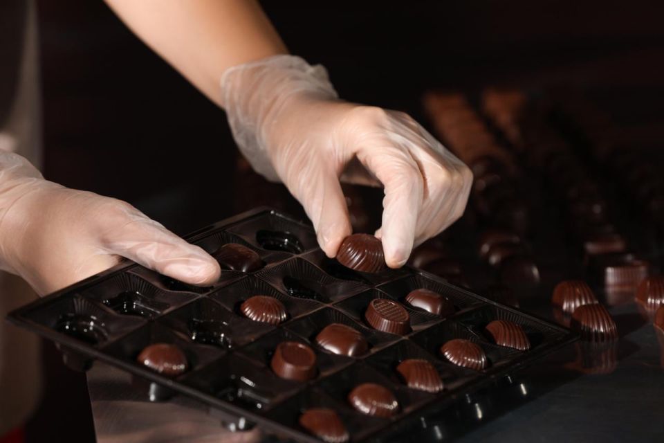 Kansas Citys Sweet Escape: Chocolate & Wine Tour - Key Points