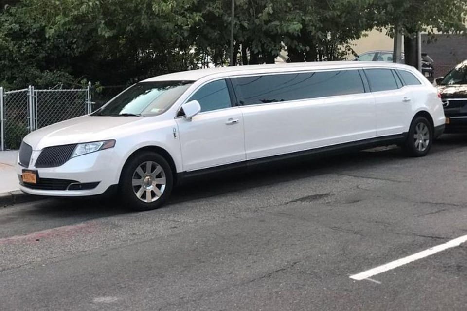 Kennedy Airport: Limo Transfer to NY - Why Consider This Transfer?