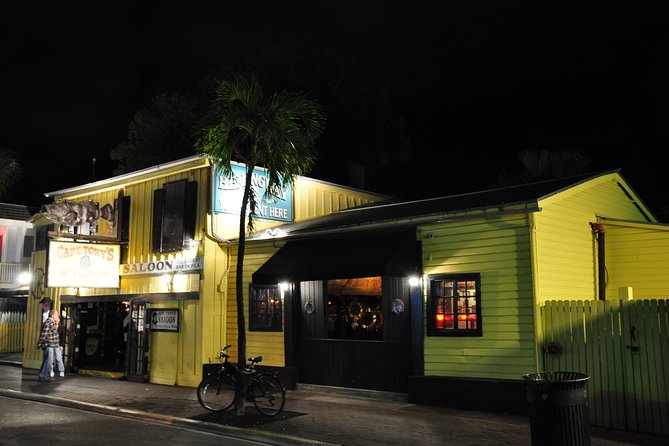 Key West Haunted Pub Crawl and Ghost Tour with Free T-Shirt - The Value of a 2-Hour Guided Walk