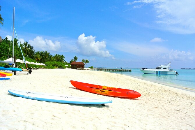 Key West: Smathers Beach & activities with a Sunset Catamaran & Open Bar - The Sum Up