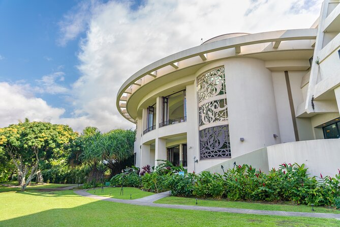 Kona Hawaii Photographer 25 minute session at Outrigger Resort - Pricing and Value