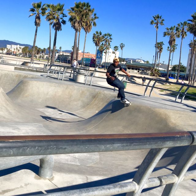 LA: City and Beach Highlights Tour with Transfer Options - Santa Monica Pier — A Classic LA Introduction