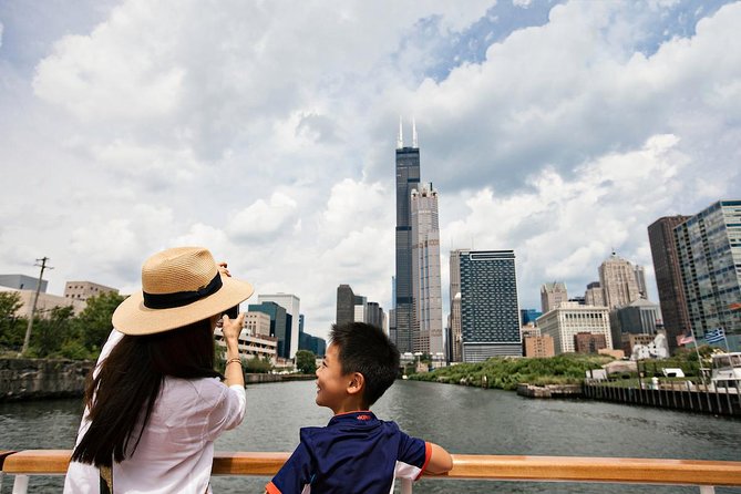 Lake Michigan Skyline Cruise in Chicago - Who Will Love This Tour?