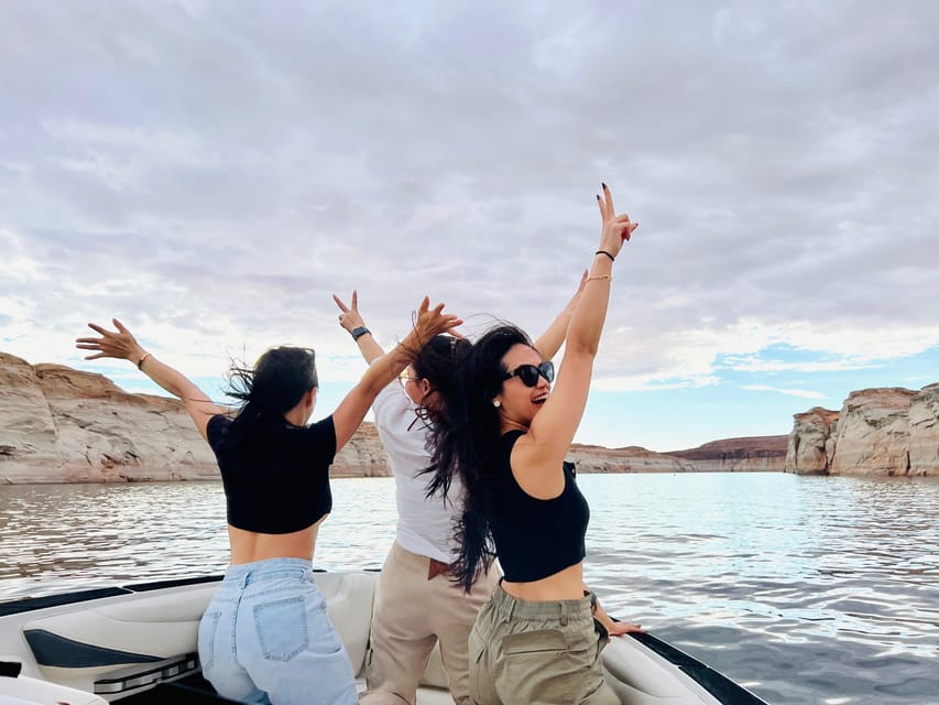 Lake Powell: Antelope Canyon 2-Hour Photo Boat Tour - Summary of the Experience