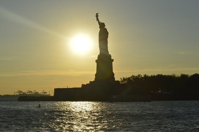 Landmark 60-minute NYC Cruise Near the Statue of Liberty - Exploring the Details of the Landmark 60-minute NYC Cruise