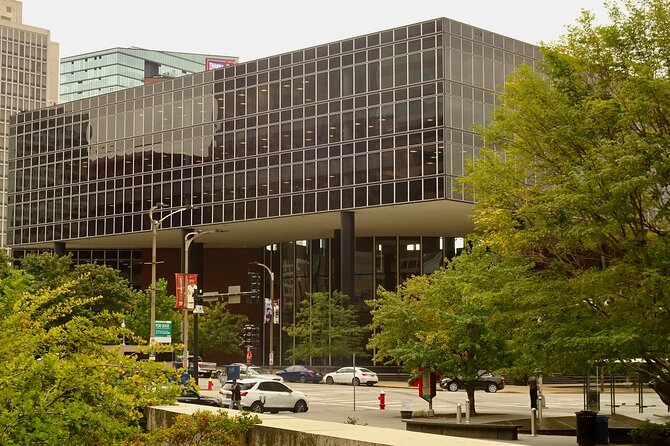 Landmarks Downtown-East Walking Tour - FAQs