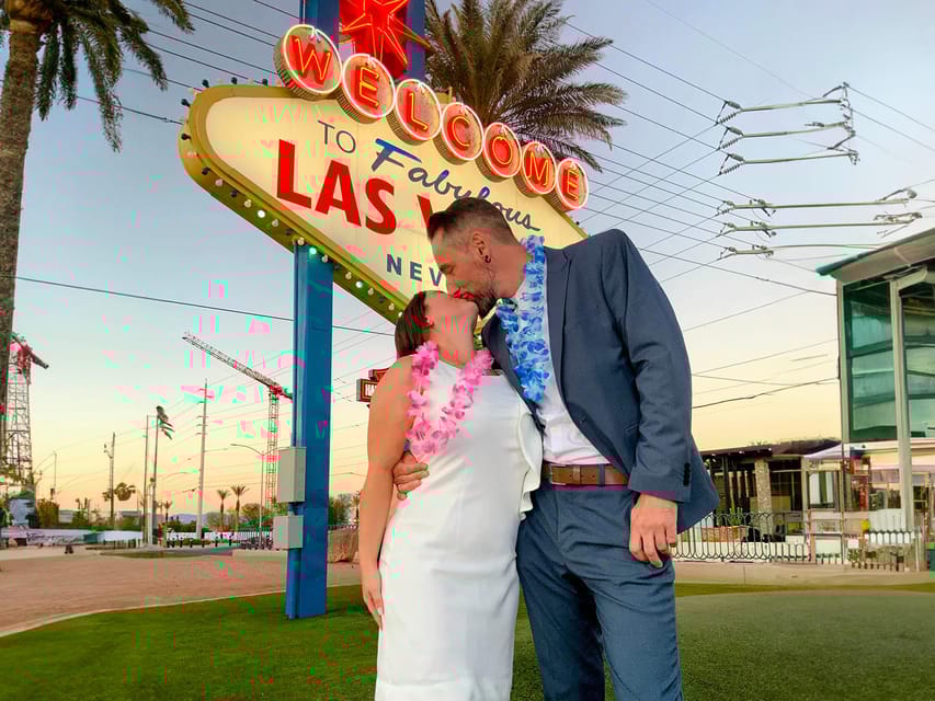 Las Vegas: Elvis Wedding with Las Vegas Sign Photos Included - The Experience in Detail