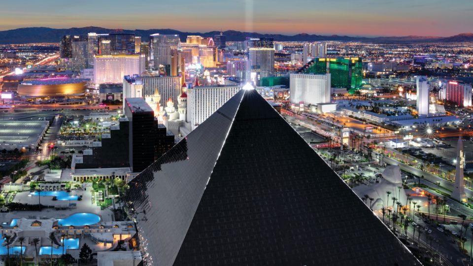 Las Vegas: Fantasy Burlesque Show at Luxor Hotel & Casino - The Performers and Their Acts