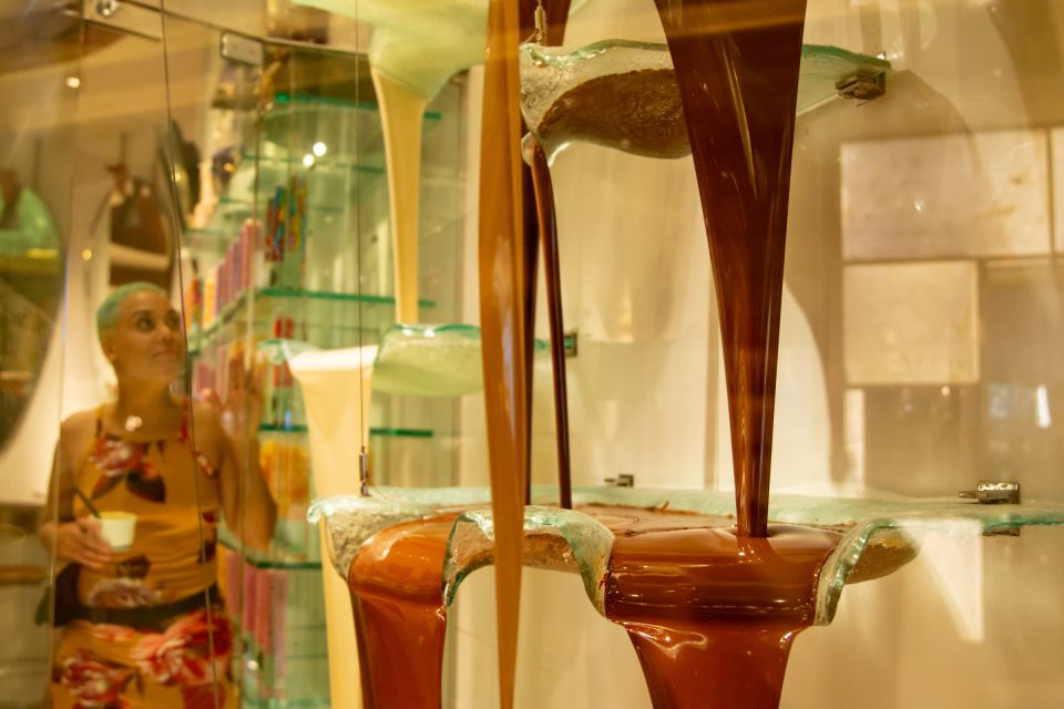 Las Vegas: Foodie Walking Tour on The Strip with Tastings - What to Expect: Practical Details