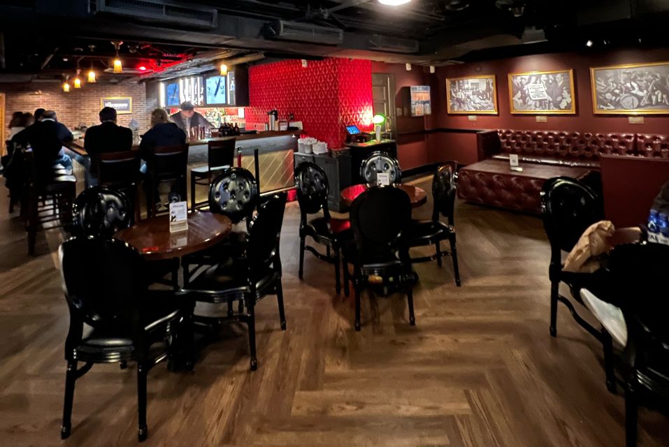 Las Vegas: Fremont Experience Guided Walking Tour & Drinks - What to Expect from the Tour