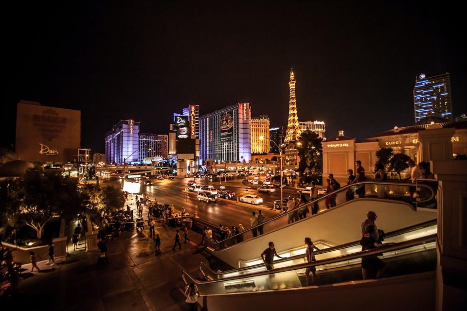 Las Vegas: Las Vegas Strip Night Tour with Spanish Guide - Exploring the Itinerary: What to Expect on the Tour