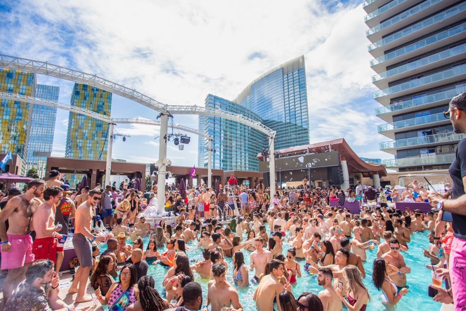 Las Vegas: Party Bus Day Club Tour with Drinks & Club Entry - The Authentic Vegas Vibe: Guides and Venues