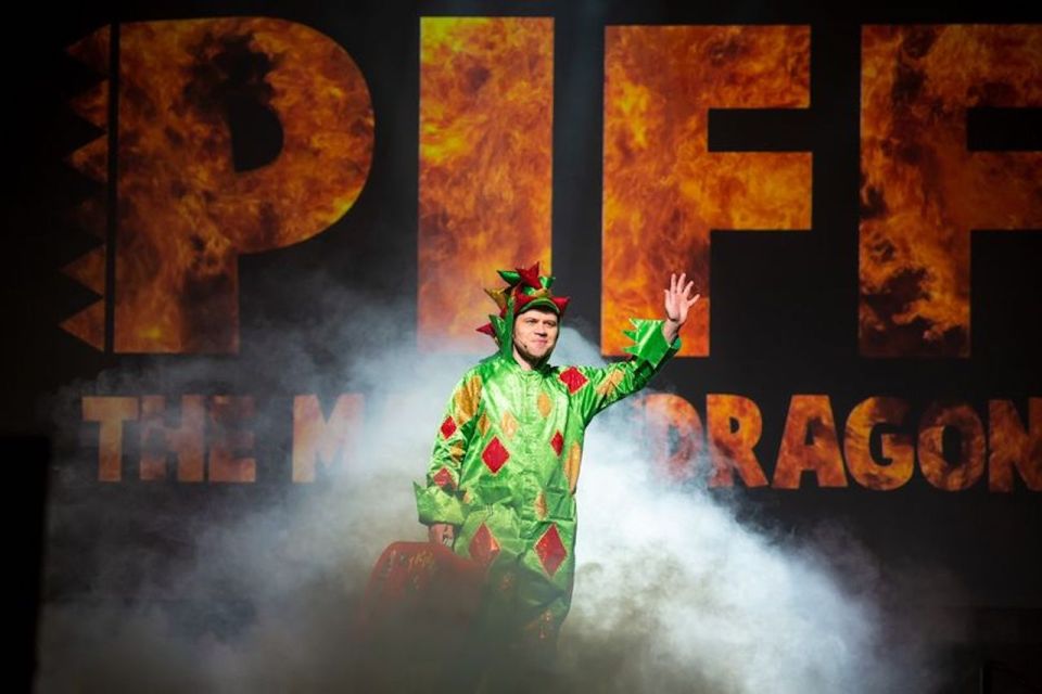 Las Vegas: Piff the Magic Dragon Show at the Flamingo - A Fair Look at the Piff the Magic Dragon Show