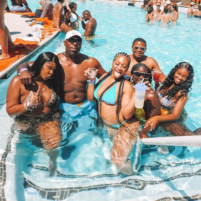 Las Vegas: Pool Crawl with Free Drinks on the Party Bus - What You Should Know Before Booking