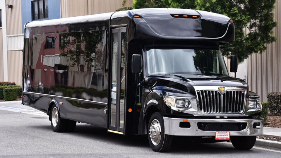 Las Vegas: Private Party Bus Tour Of Vegas Strip w Champagne - The Experience: What You Can Expect