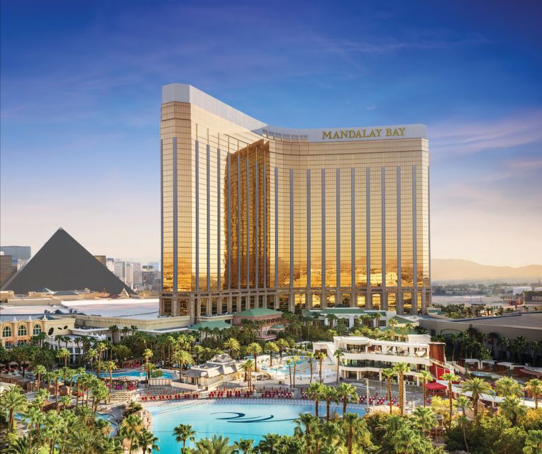 Las Vegas: Shark Reef Aquarium & VR Experience Entry Ticket - Key Points