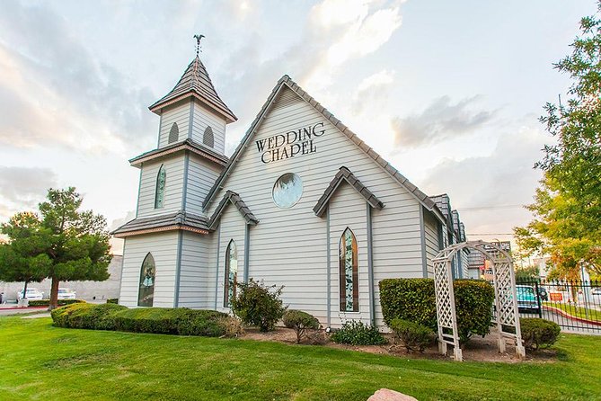 Las Vegas Wedding at A Special Memory Wedding Chapel - An Honest Look at the Las Vegas Wedding at A Special Memory Wedding Chapel
