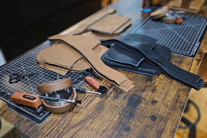 Leather Handbag Sip and Stitch at Rob Hall Design Studios - Who Will Love This Tour?