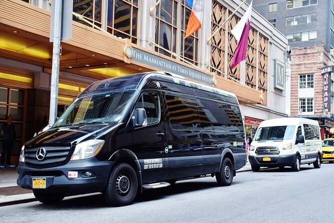 LGA to Manhattan: One Way Shared Arrival Transfer - Key Points