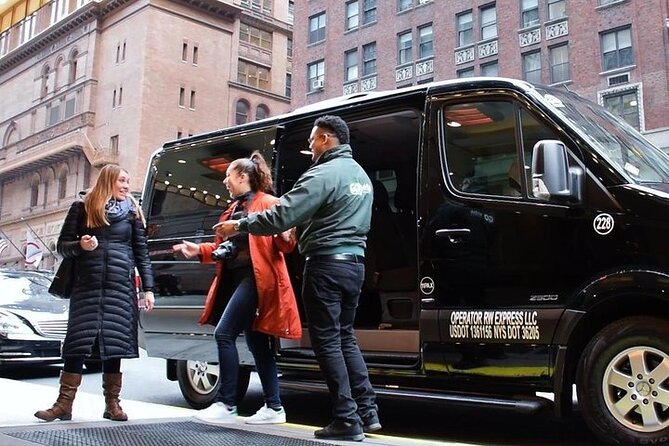 LGA to Manhattan: One Way Shared Arrival Transfer - What You Can Expect from the Transfer