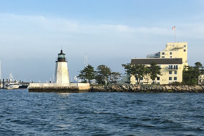 Lighthouse and Mimosa Cruise of Narragansett Bay from Newport - FAQs