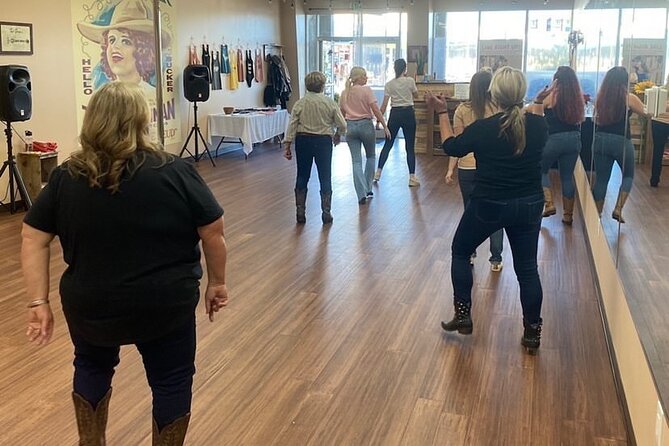 Line Dance Lesson in Nashville - Group Size & Practicalities