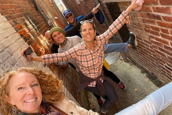 Looney Lockhart Scavenger Hunt - Discovering Lockhart in a New Way